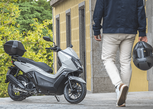 Sky Town 125 ABS KYMCO Moto Scooter 125 Cc
